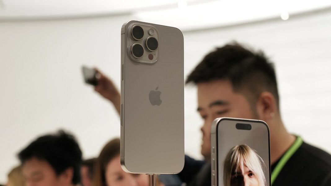 iPhone 15 Pro Max màu nào đẹp? Giá các màu có khác nhau?